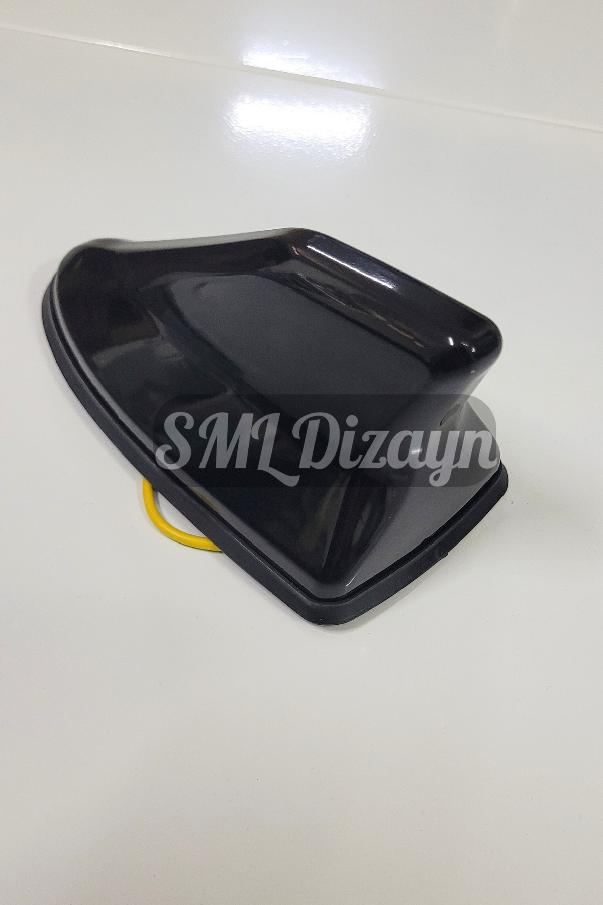 Universal Shark Antenna Whale Herringbone Antenna Wired Glossy Black ...